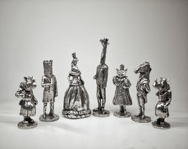 animal-kingdom-chess-set-176426_600x.jpg?v=1730864043